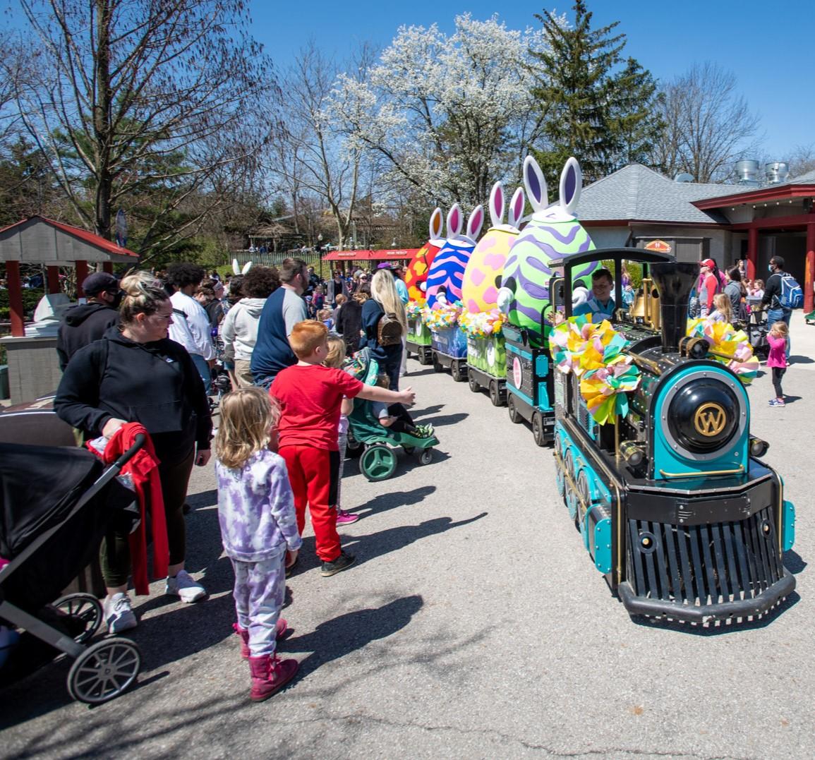 Enjoy EGG-cellent Family Fun at the Columbus Zoo and Aquarium's Eggs ...